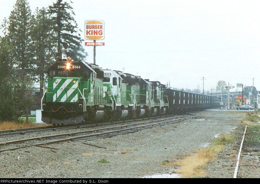 BN 8144 North coal train